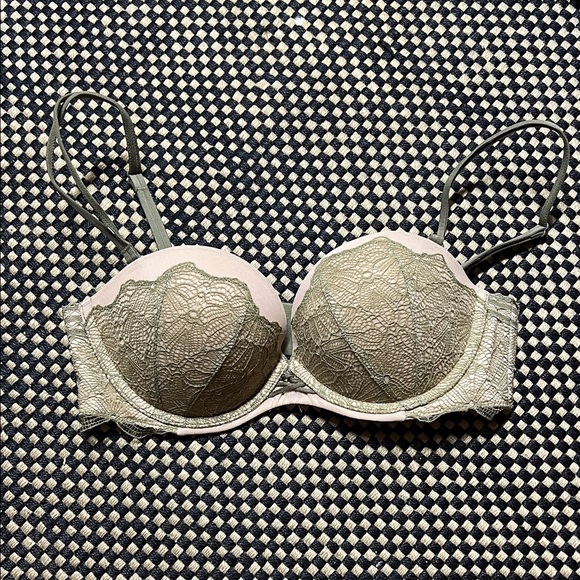 Victoria's Secret | Intimates & Sleepwear | Elegant Lace Underwire Bra ...